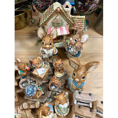 Large quantity pendelfin figures