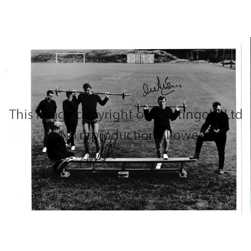 MANCHESTER UNITED / BRIAN KIDD & ALEX STEPNEY / AUTOGRAPHS A 10" X 8" b ...