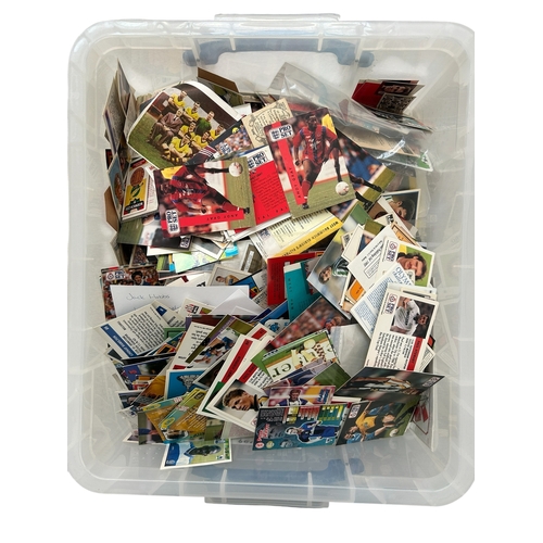 OVER 6KG OF MISCELLANEOUS MIXED FOOTBALL TRADING CARDS, THOUSANDS OF ...