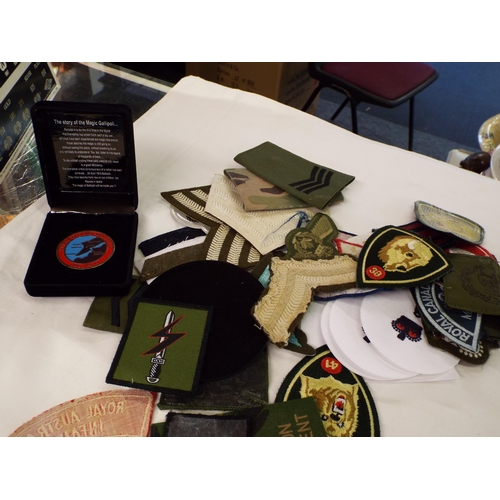 A mixed selection of assorted cloth badges to include Royal Navy, Royal ...