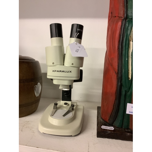A Paralux microscope WF10X