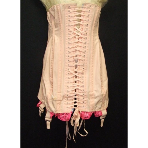 Ladies Vintage Corsets incl. Spirella, (Box)