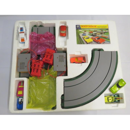Matchbox Motorised Motorway Set no. M-1