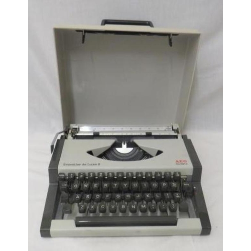 Plastic Case AEG Olympia Travel Deluxe Typewriter