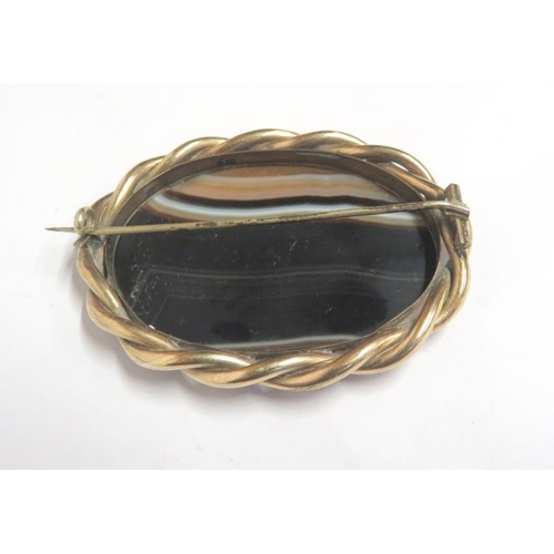 Large Banded Agate Pinchbeck Gold Brooch approx. 7cm x 5.5cm