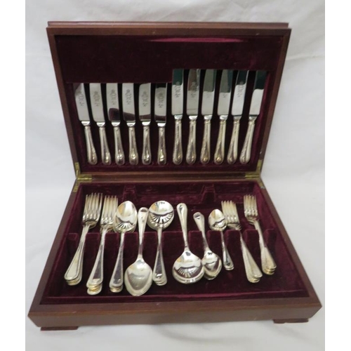 Silver Plated Bead Pattern Cutlery in fitted case, 6 person setting ...