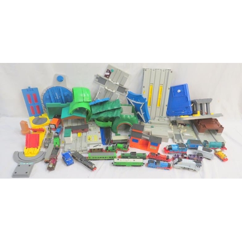 Tomy Thomas The Tank Engine Railway Set incl. engines no. 1 Thomas, no ...