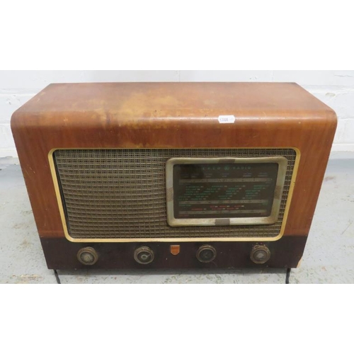 Vintage EKCO Radio approx. 34cm H x 50cm W x 22cm D (FRONT WALL)