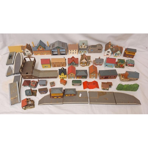 Plastic & Card Model Railway Buildings, platforms etc. some Tri-ang ...