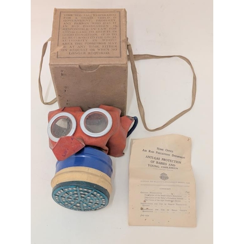 Child's Respirator/Gas Mask issued by The Home Office Air Raid ...