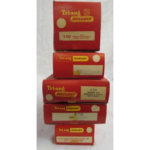 00 Gauge Hornby Tri-ang incl. R555 Pullman Car blue livery, R211 Shell ...