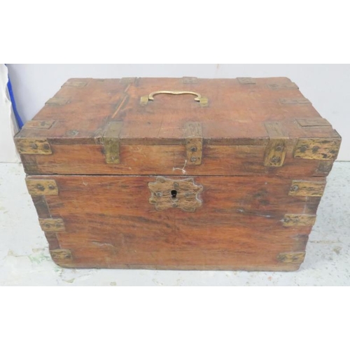 Small Wooden Trunk approx. 20cm H x 33cm W x 20cm D (A2)