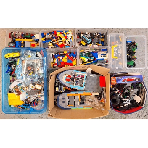 Large selection of mixed Lego pieces & other similar bricks (BLOX etc ...