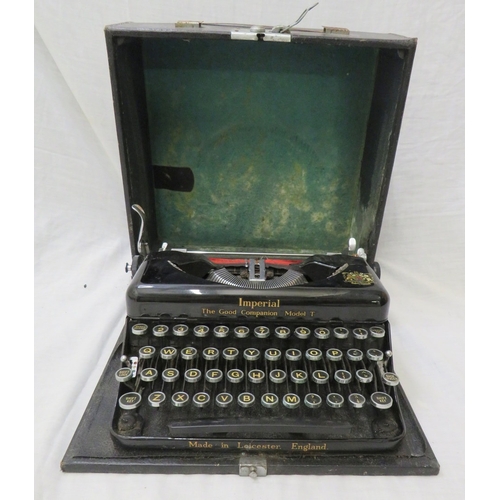 Imperial Black Typewriter in case, serial no. 21433, case A/f