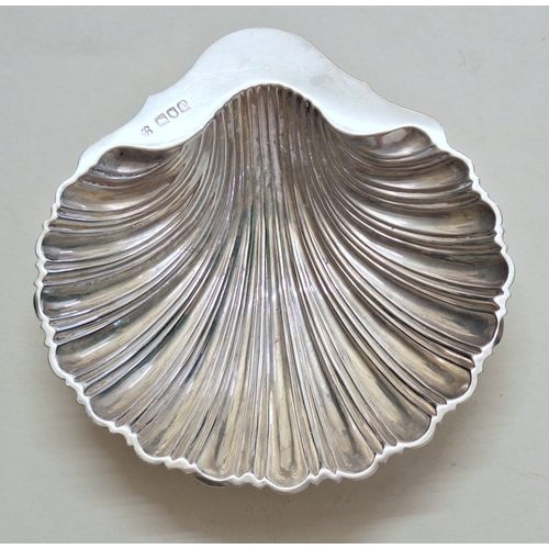 Silver Butter Shell London Hallmark on ball supports