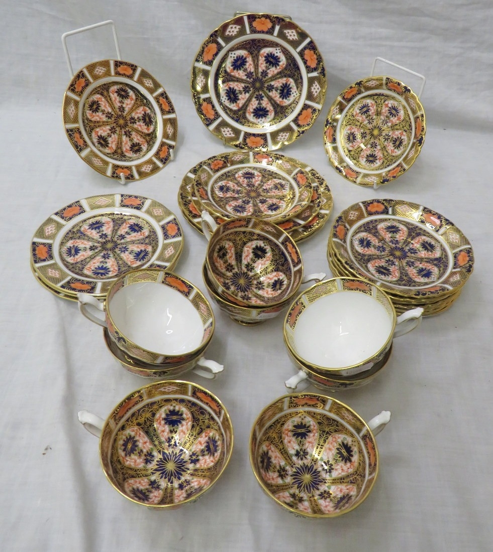 Royal Crown Derby Old Imari Porcelain Tea Set incl. 8 cups, 9 saucers ...