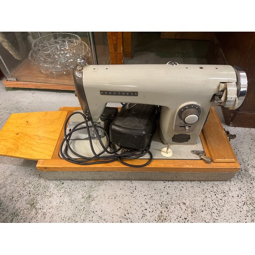 Vintage Brother Electric Sewing Machine Deluxe Precision Built in vinyl ...
