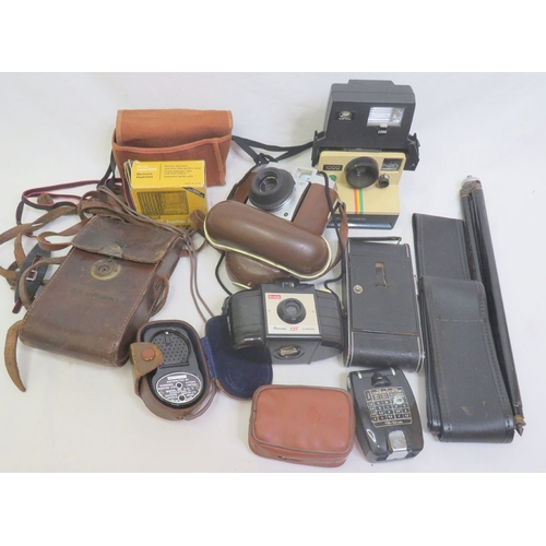 Vintage Cameras incl. Polaroid Landcamera 1000, W Watson & Sons, boxed ...