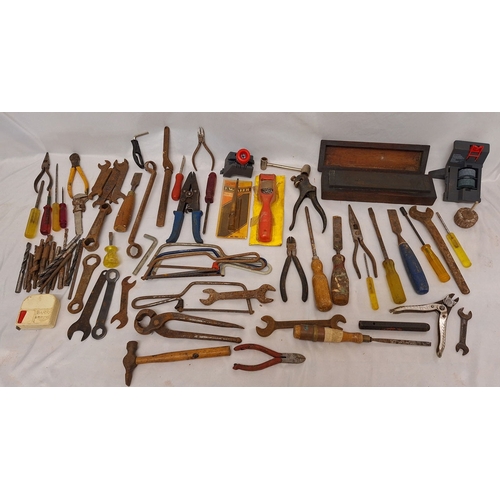 Assorted Vintage Tools incl. files, pliers, screwdrivers, tape measure ...