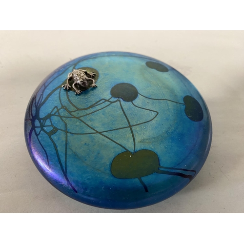 John Ditchfield Glasform 4" 'Frog on Lily Pad' Paperweight