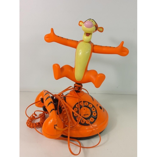 Retro Tigger phone