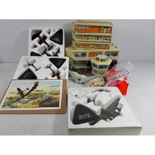 Qty of model airplanes, including a very large model airplane and a ...