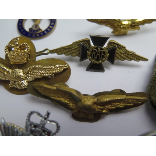A collection of assorted air force buttons, Air Cadet badges, Air ...