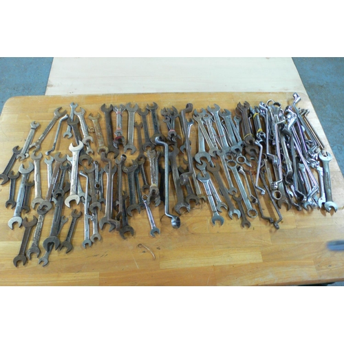 An autojumbler's lot of assorted spanners A/F, BSF and Whitworth ...