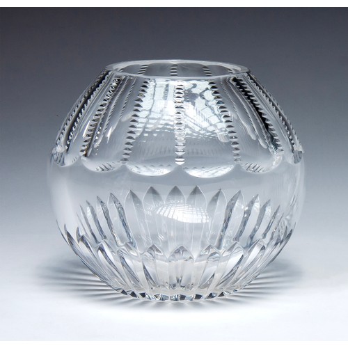 A WILLIAM YEOWARD 'KAREN' PATTERN ROSE BOWL