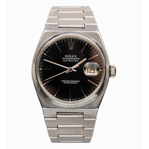 A GENTLEMAN'S STAINLESS STEEL WRISTWATCH, ROLEX OYSTERQUARTZ DATEJUST
