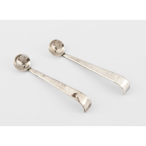 A PAIR OF SILVER SALT SPOONS, KURT JOBST, SOUTH AFRICA