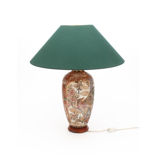 A CERAMIC CHINESE STYLE TABLE LAMP