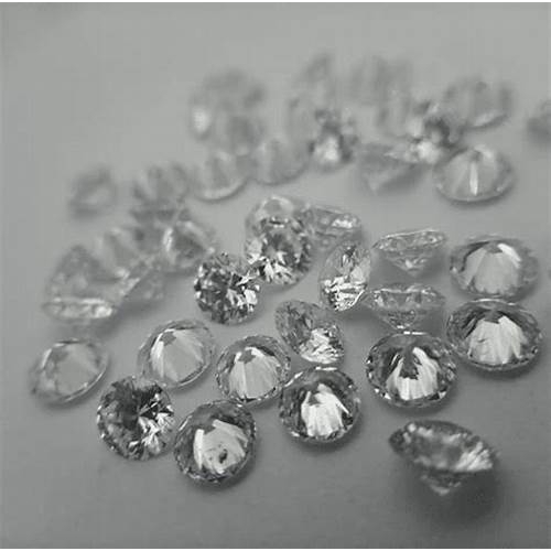 A MELEE OF UNSET NATURAL DIAMONDS, 1.10 CARATS