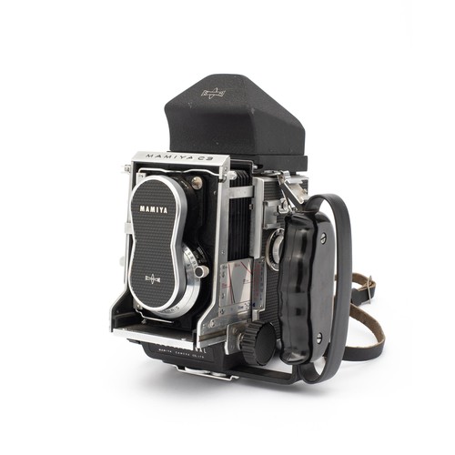 A MAMIYA C3 PROFESSIONAL CAMERA