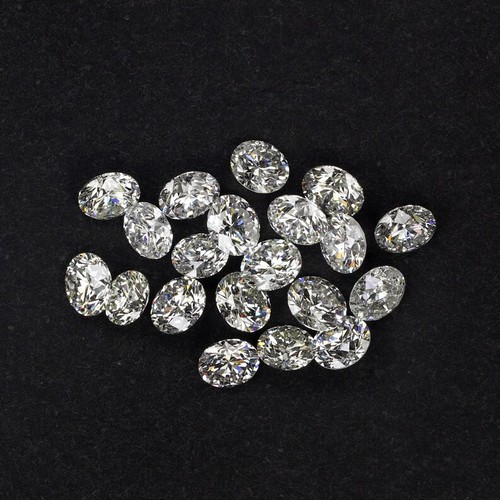 A MELEE OF NATURAL UNSET DIAMONDS, 4.44 CARATS
