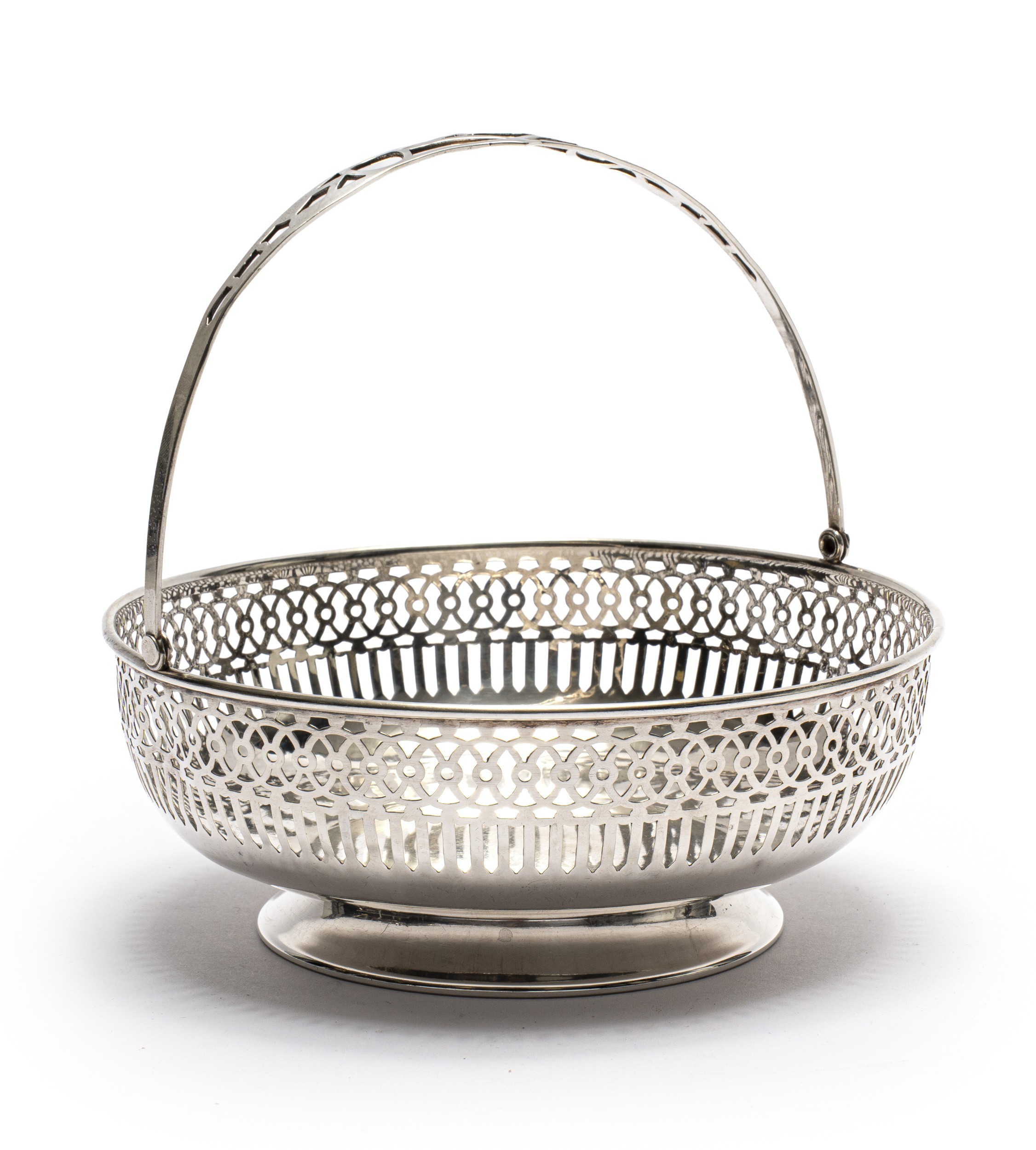 AN AMERICAN SILVER CAKE BASKET, 2OTH CENTURY