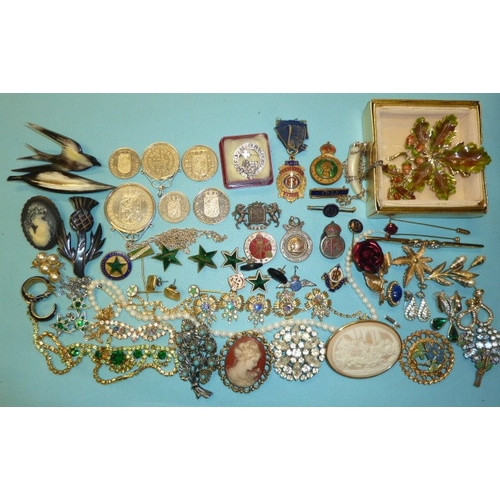 A quantity of badges, including a WWI "Ypres" sweetheart brooch, AFS ...