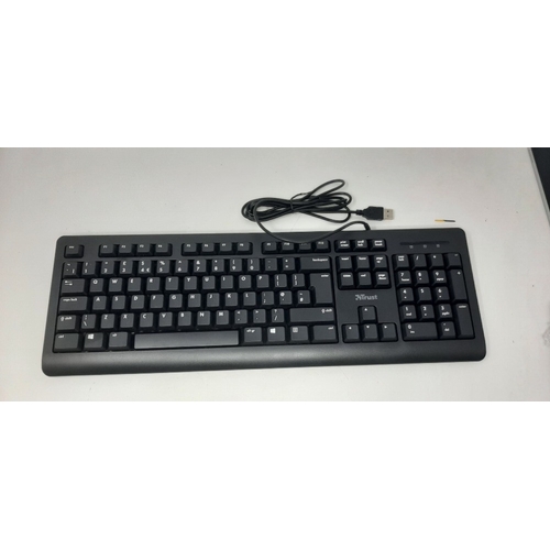 Trust Taro Wired Keyboard - Qwerty UK Layout, Quiet Keys, Full-Size ...