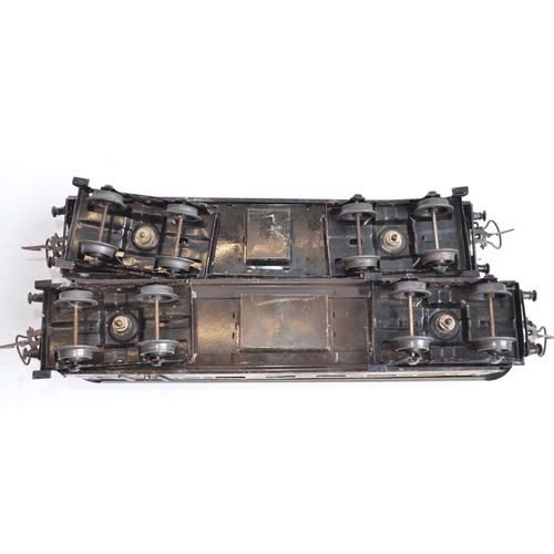 2 pre-war Meccano Hornby Series O gauge bogie railway coaches. A GWR ...