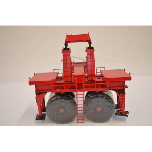 Boxed 1/50 scale Manitowoc 18000 Lattice Boom highly detailed crawler ...