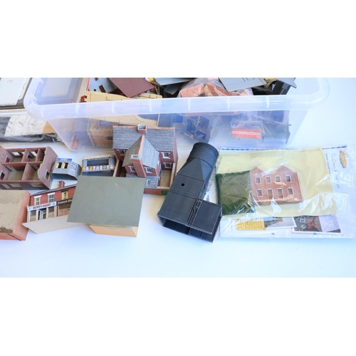 Extensive collection of OO/HO gauge model railway buildings and related ...