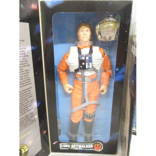 Star Wars Collector Series Luke Skywalker in X-Wing Gear & in Bespin ...
