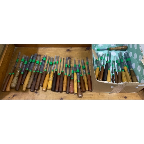 A very large collection of vintage cabinet maker quality straight gouge ...
