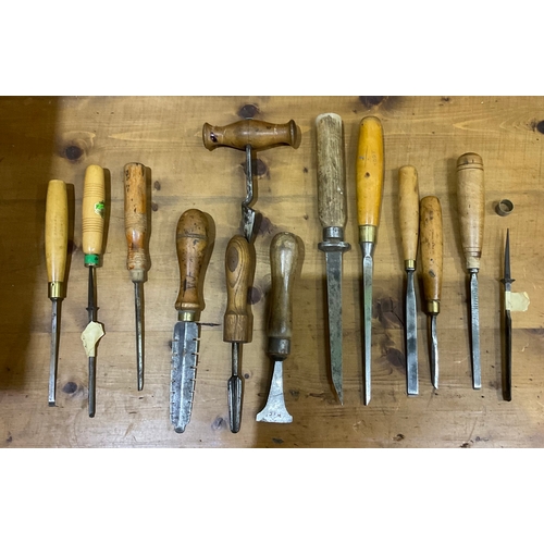 A fine collection of various vintage cabinet maker quality tools ...