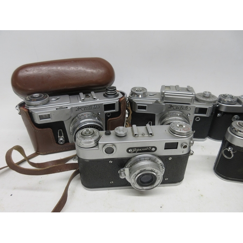 Six soviet 35mm film cameras; Zorki 5, Kiev 4 type 2, Zenit 3M etc. (6 ...