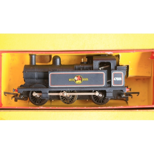 Collection of Triang, and Triang Hornby OO gauge railway models to ...