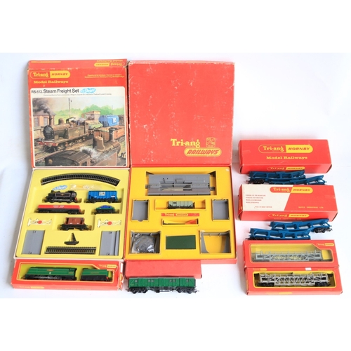 Collection of OO gauge railway models and sets from Triang, and Triang ...