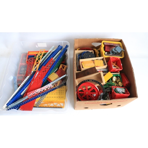 Extensive collection of Meccano plus The Meccano Super Models Volume 2 ...