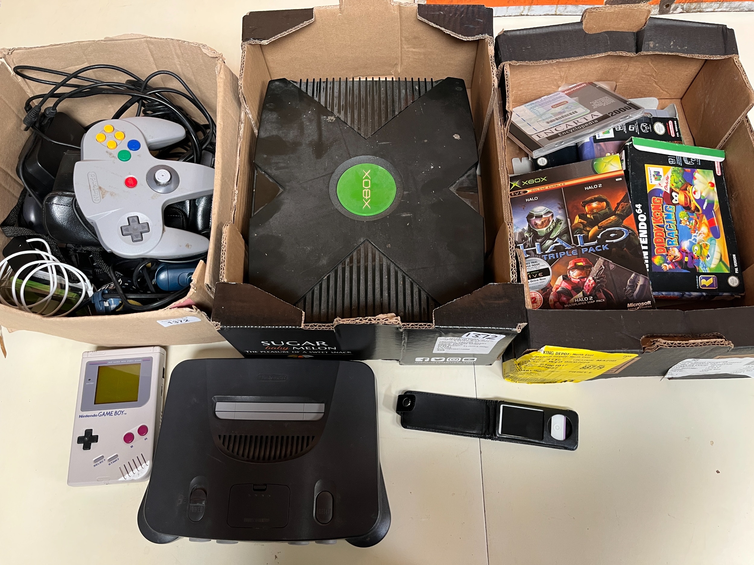 N64 Nintendo games console with three games, untested; Nintendo Gameboy ...