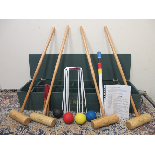 Riley 'Victoria' croquet set, with full-size branded equipment ...